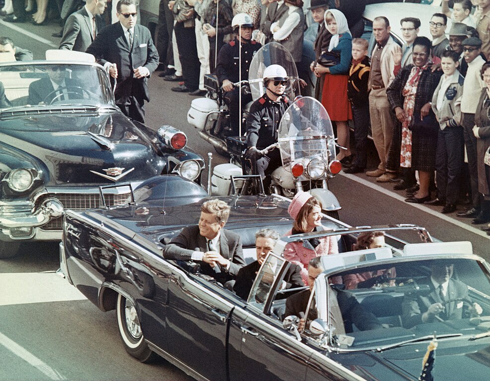 Life in 1960s America: Culture & Trends – Time Traveling Table